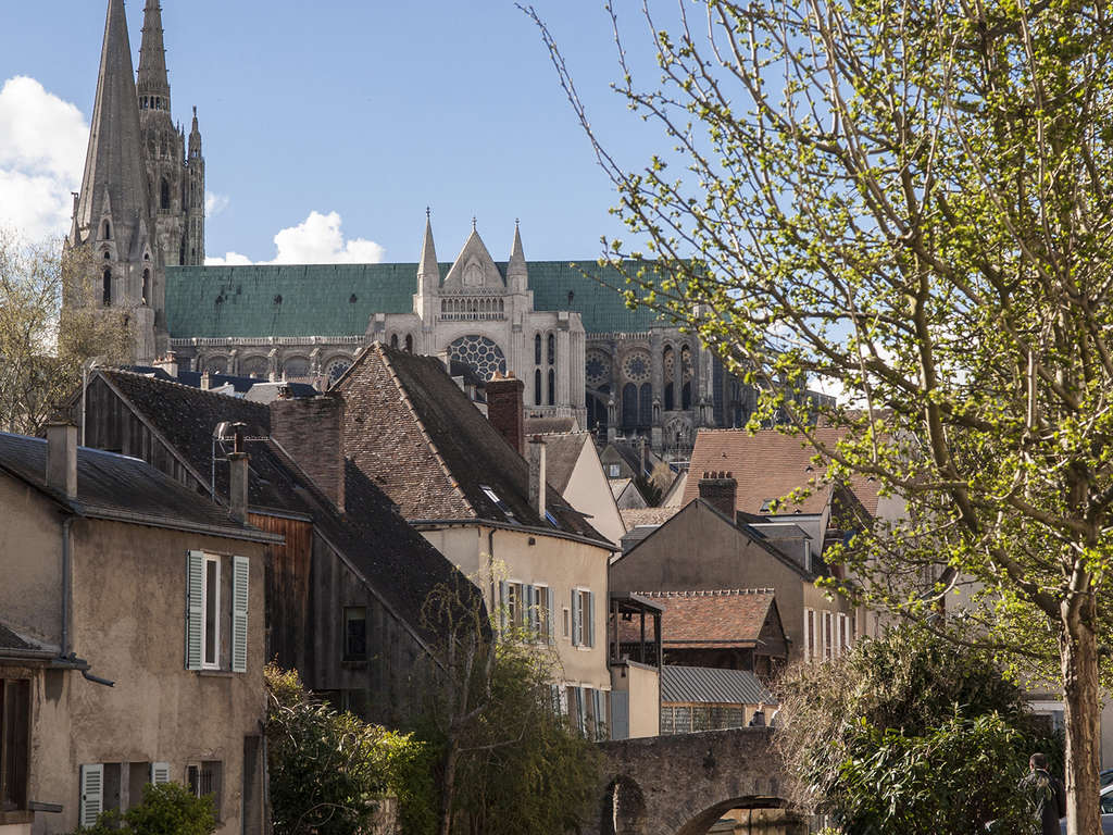 Decouvrez Chartres et sa cathedrale - 4*, Chartres, Centre, France avec ...