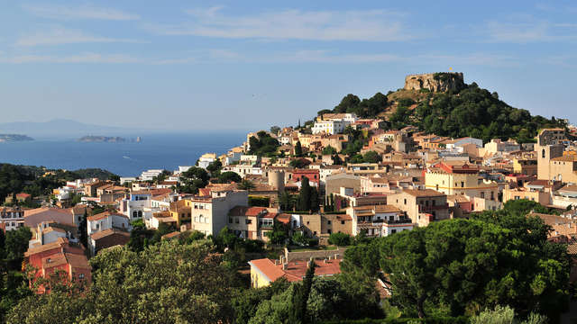 Week end A la mer Begur avec Bouteille de cava à partir de 140€