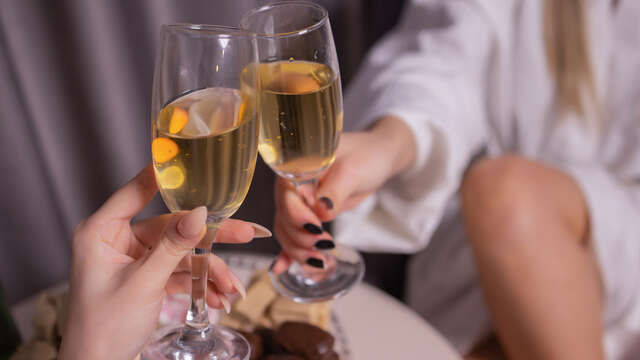 Week end Saint-Valentin 2025 Hesdin L'Abbé avec Bouteille de champagne à partir de 169€