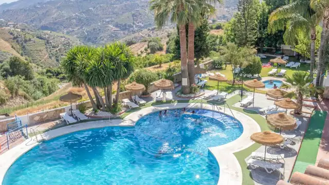 Hotel Y Bungalows Balcón De Competa - Cómpeta