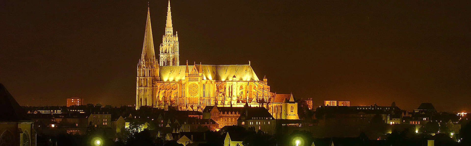 Campanile Chartres Centre - Gare - Cathédrale 4* - Chartres, Francia