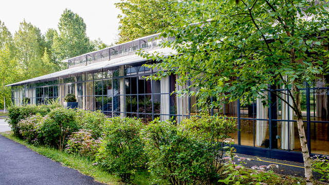 Week end Romantique Rueil Malmaison avec Demi-bouteille de champagne à partir de 336€