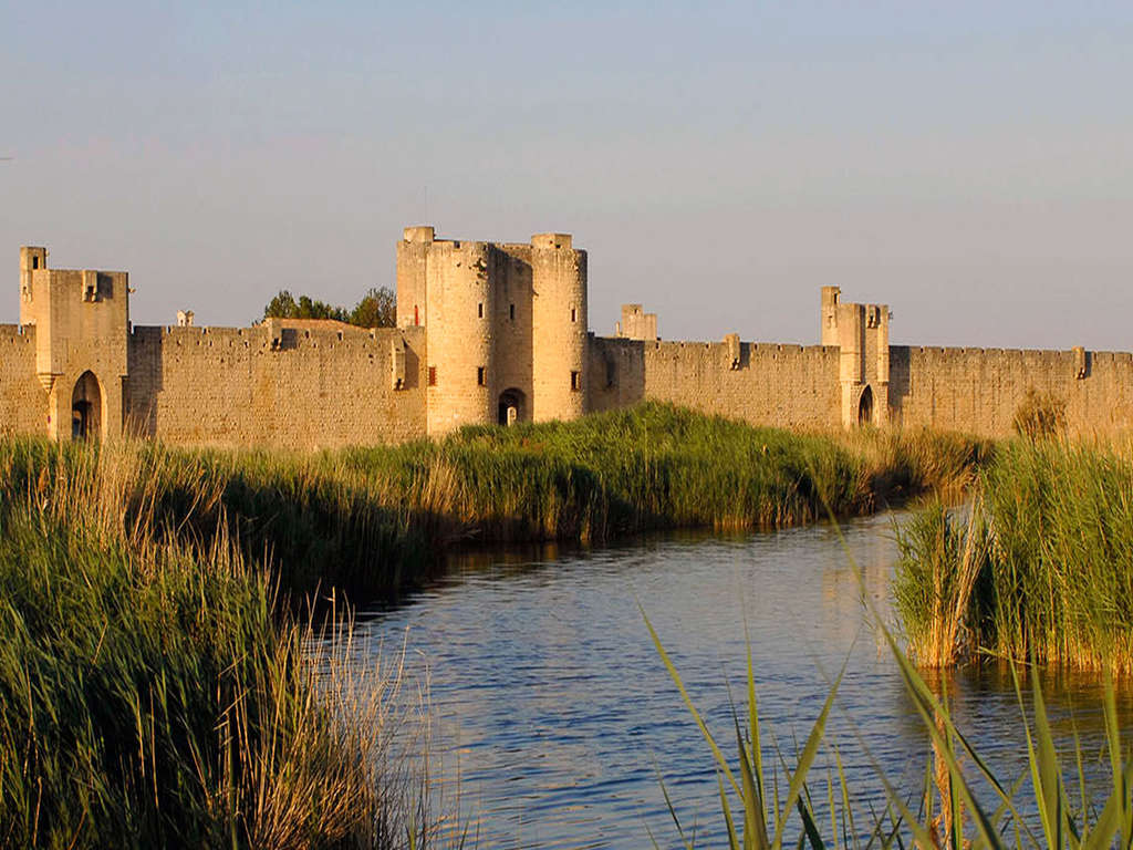Week-end en bord de mer et decouverte des remparts d'Aigues-Mortes - 4 ...